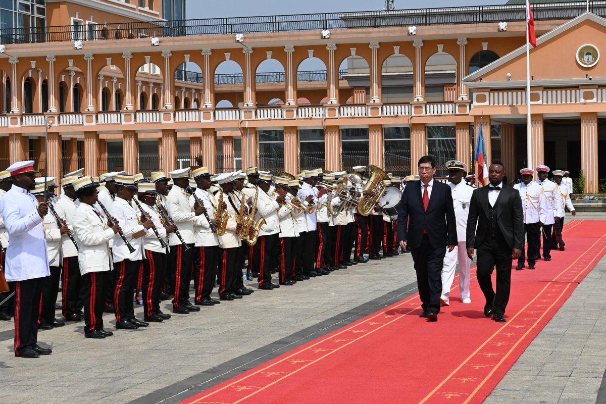 A New Chapter in Diplomacy: Chinese Ambassador Presents Credentials to President Obiang of ...