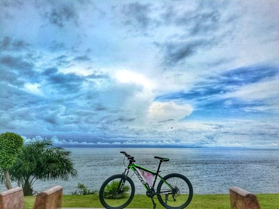 Pearls of Africa: Welcome to Equatorial Guinea -- Rumbo Malabo